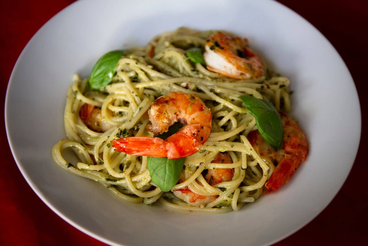 Pesto pasta with shrimp